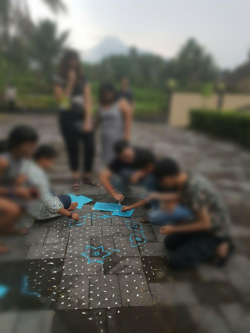 Rangoli as a way to explore networks